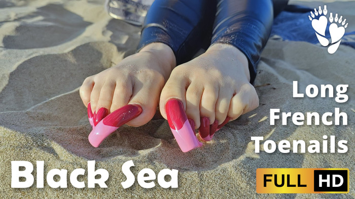 Long French Toenails & Black Sea - Lora Long Nails