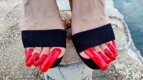 Photo session of 70 photos (Long RED Toenails on the seashore) - Lora ...